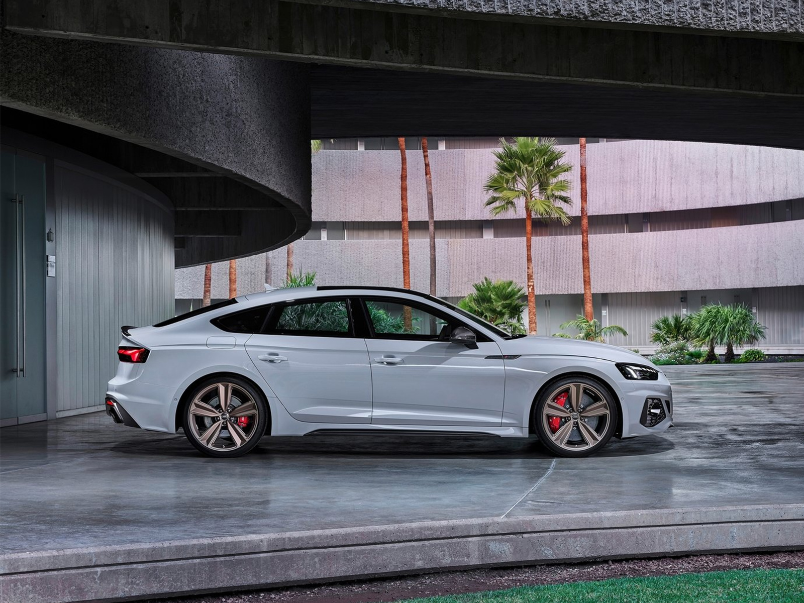 Фото Audi RS5 - Audi RS5 Sportback 2020 вид сбоку