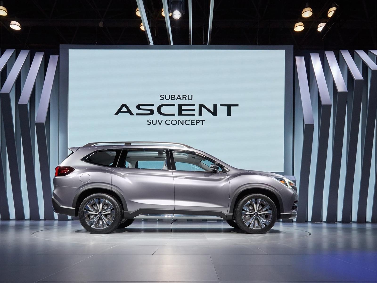 Фото Subaru Ascent - Subaru Ascent SUV Concept 2017 вид сбоку